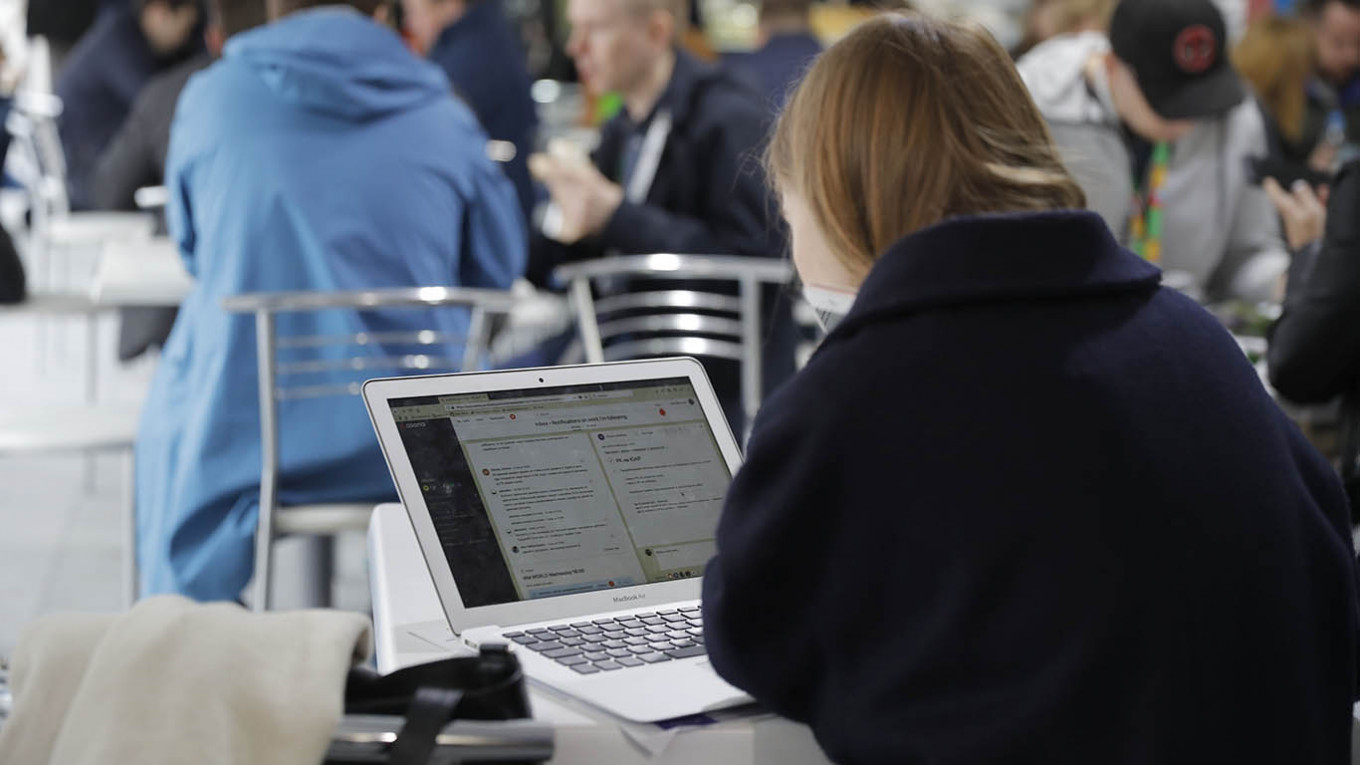 Rusia „s-a deconectat cu succes” de la internetul global - Bani.md