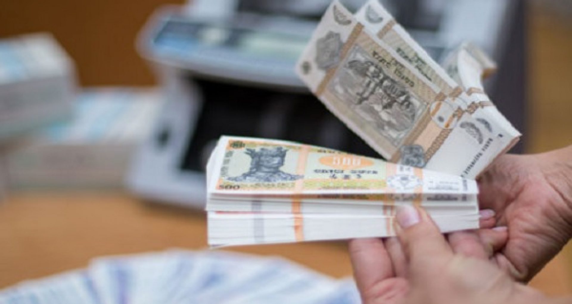 Vin banii pentru compensații. Republica Moldova a recepționat cei 283,3 ...