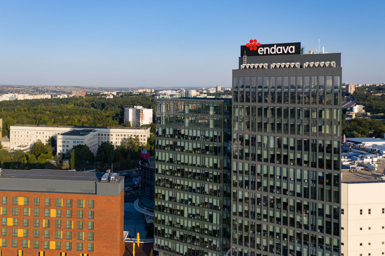 Endava trece de 10.000 angajați la nivel global, din care peste ...