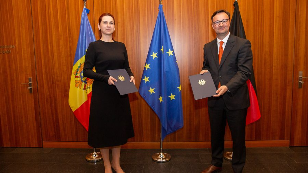 Ana Revenco a semnat la Berlin o declarație! Permisele de conducere vor ...