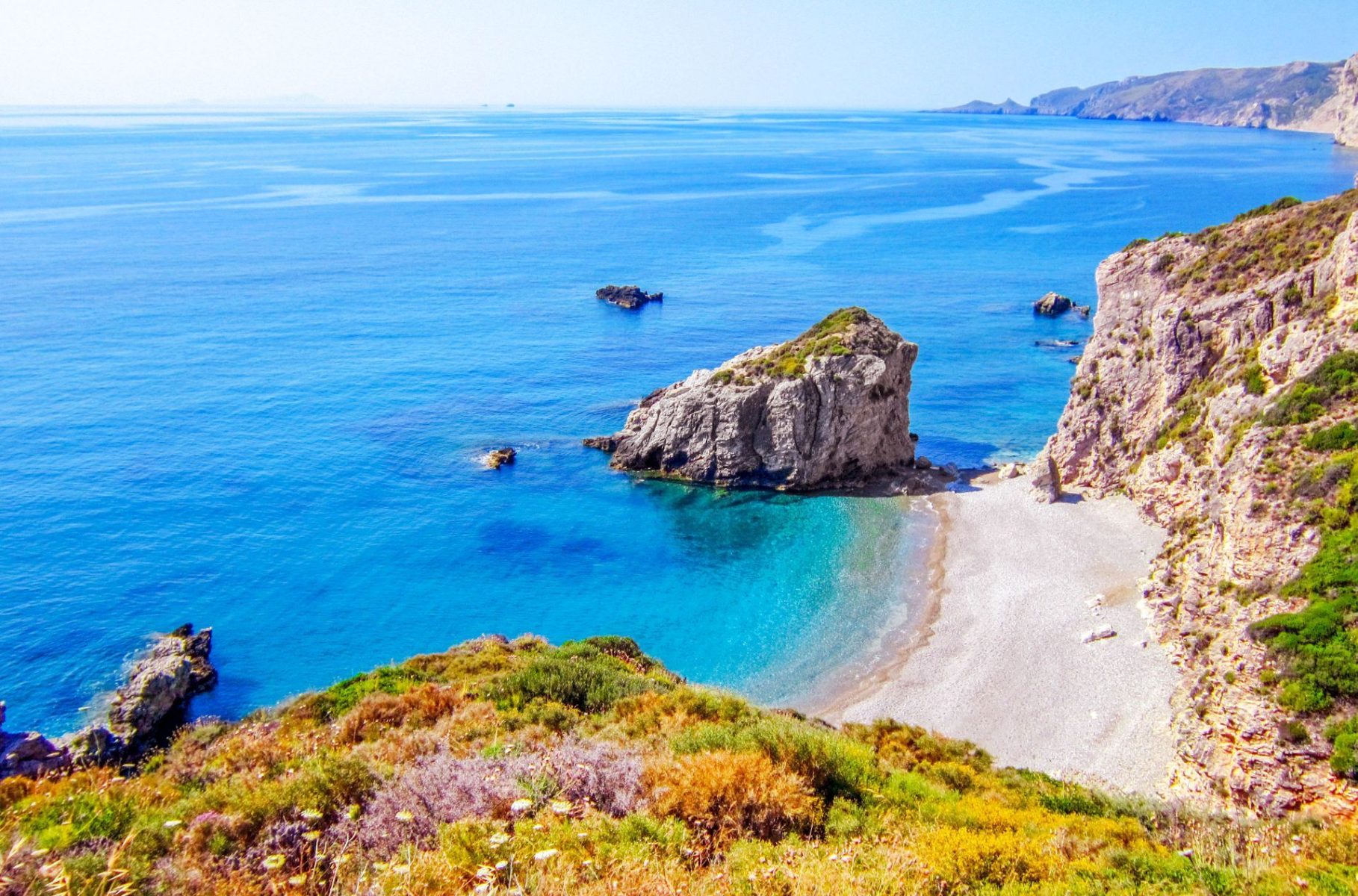 Insula din Grecia de care puțini moldoveni au auzit. Are plaje superbe ...