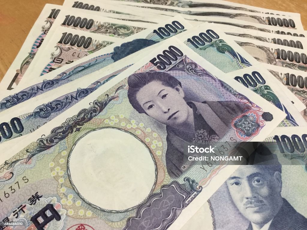 Japonia: Yenul s-a depreciat la cel mai slab nivel din ultimii 34 de ...